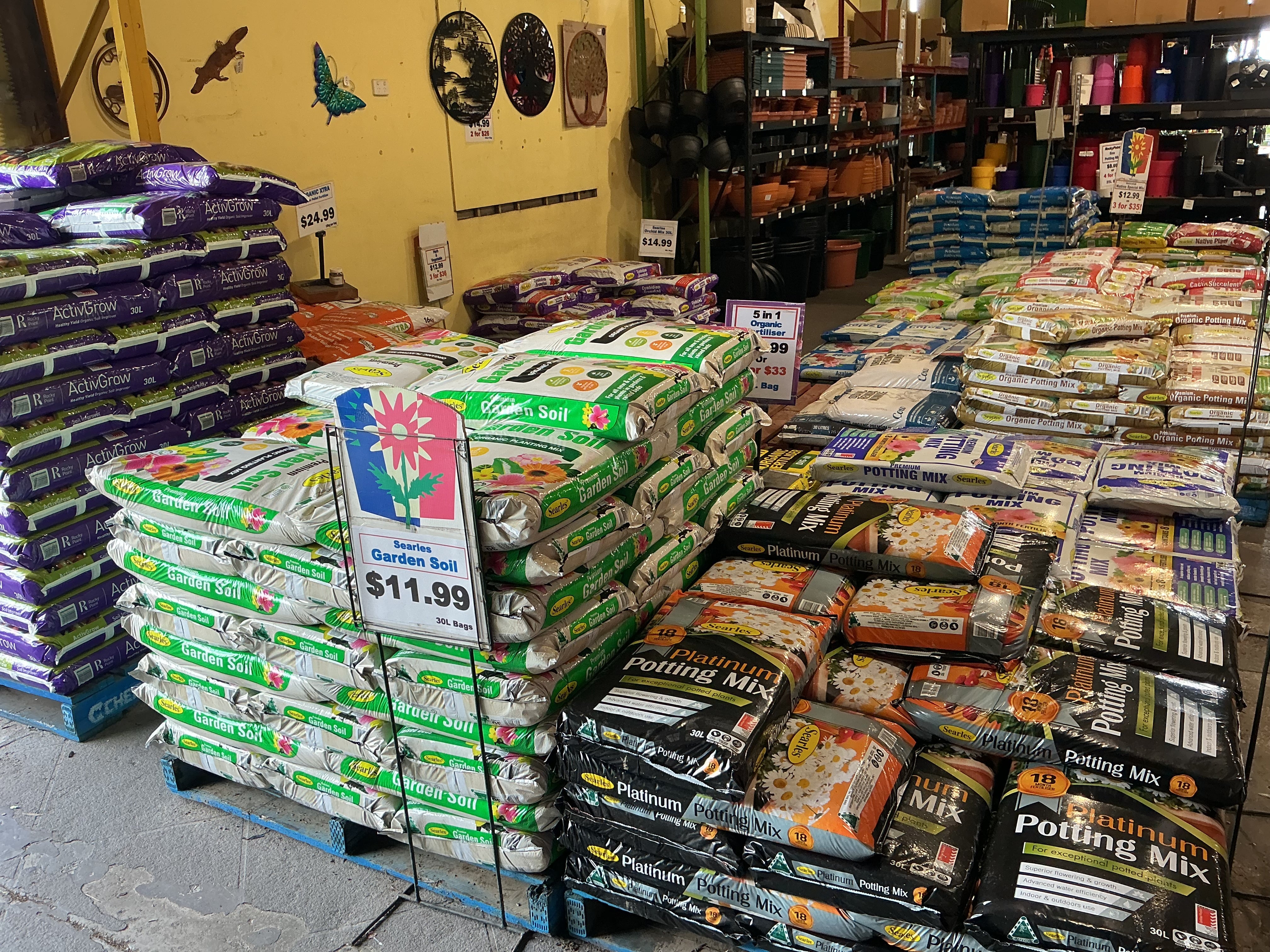 Potting Mix and Soil – Gardenwize